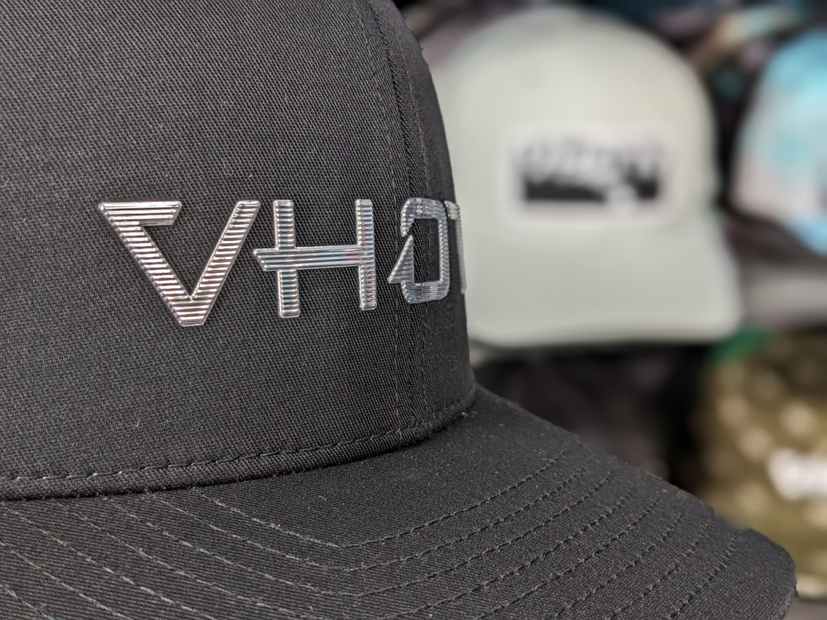 Snapback: All Black Trucker with 3D Chrome logo – VH07V